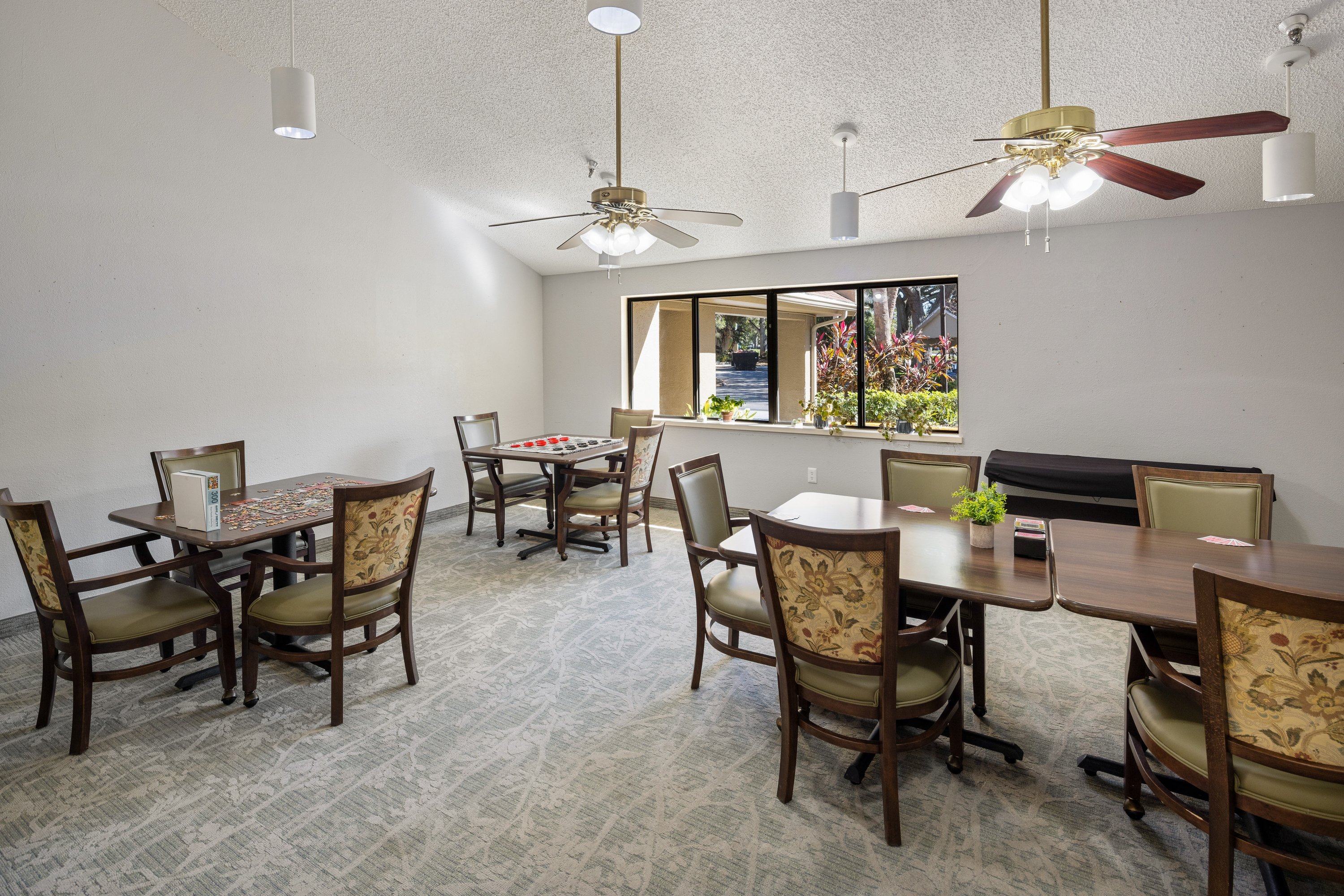 Clearwater Beach FL Senior Living Gallery - Belleairs Towers